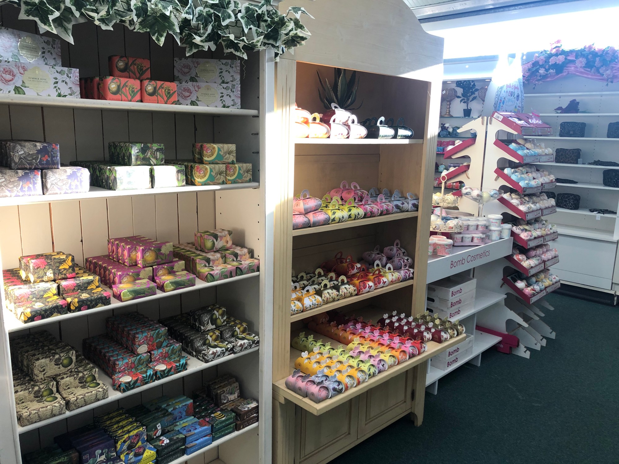 Home & Giftware – Highfield Garden World