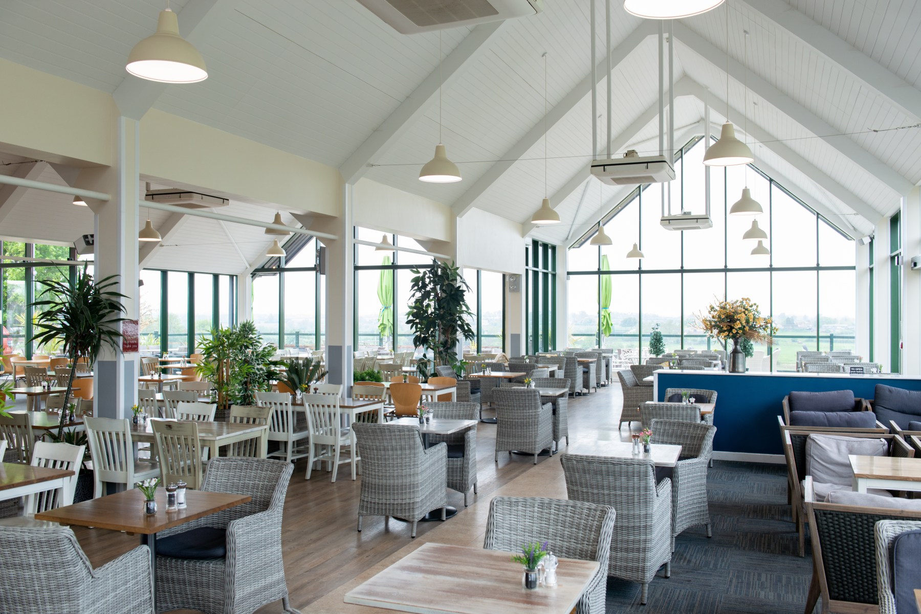 The Restaurant – Highfield Garden World